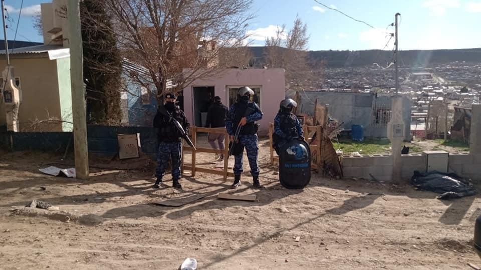 Femicidio de Yanina Montes: Allanamientos en tres viviendas del Barrio ...