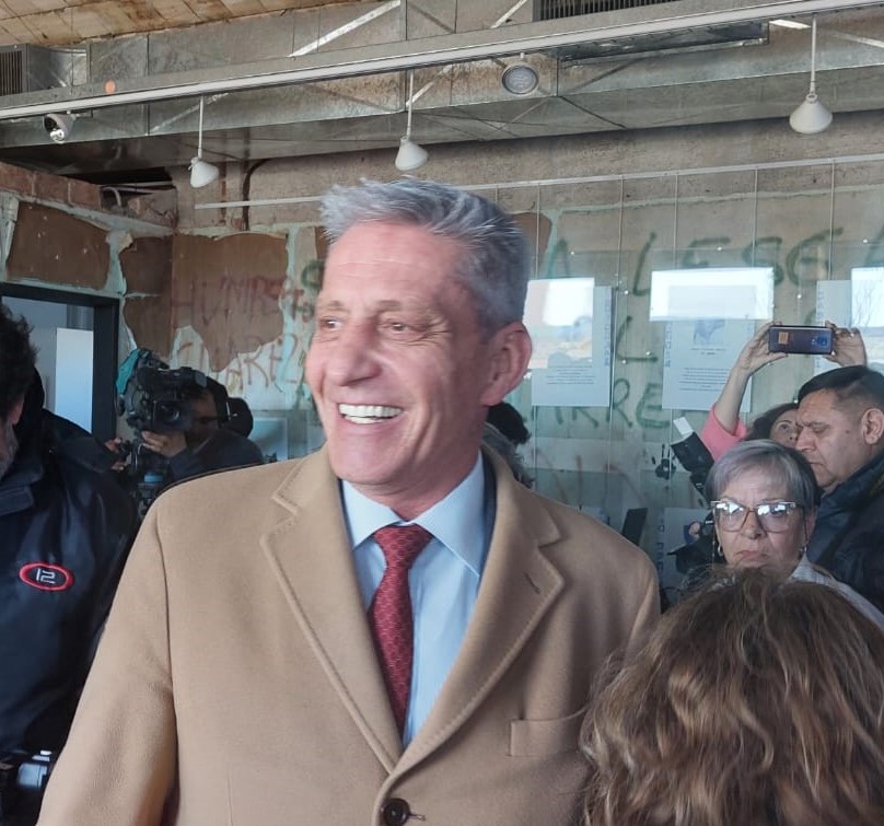 Arcioni fue escrachado en Trelew | El Comodorense