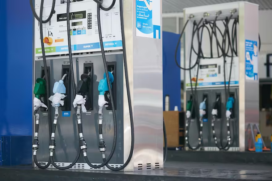 Golpe al bolsillo: vuelve a aumentar la nafta | El Comodorense