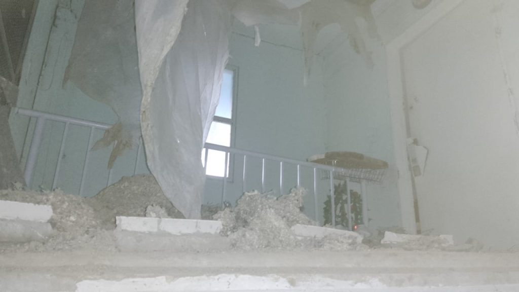 Derrumbe por una falla estructural en un edificio de LU4: Los vecinos ...
