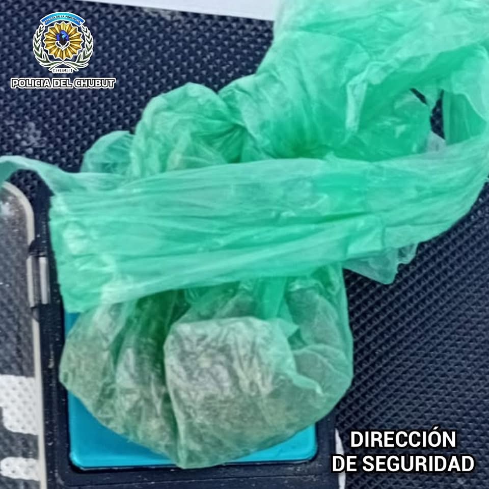 Lo Identificaron En Un Control Y Descubrieron Que Llevaba Marihuana En
