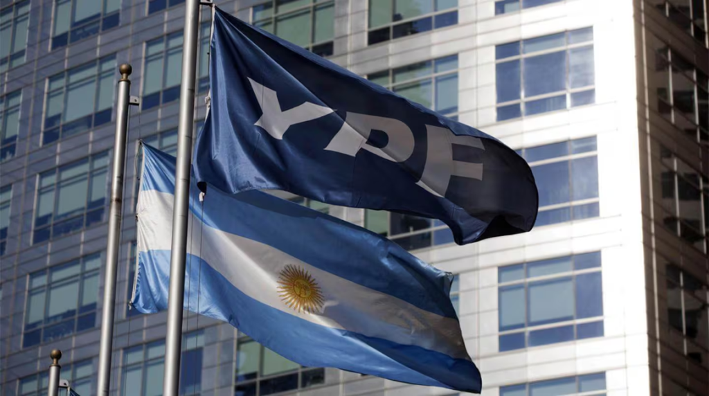Juicio por YPF: el Gobierno prepara la estrategia para la audiencia clave con los fondos y la ...