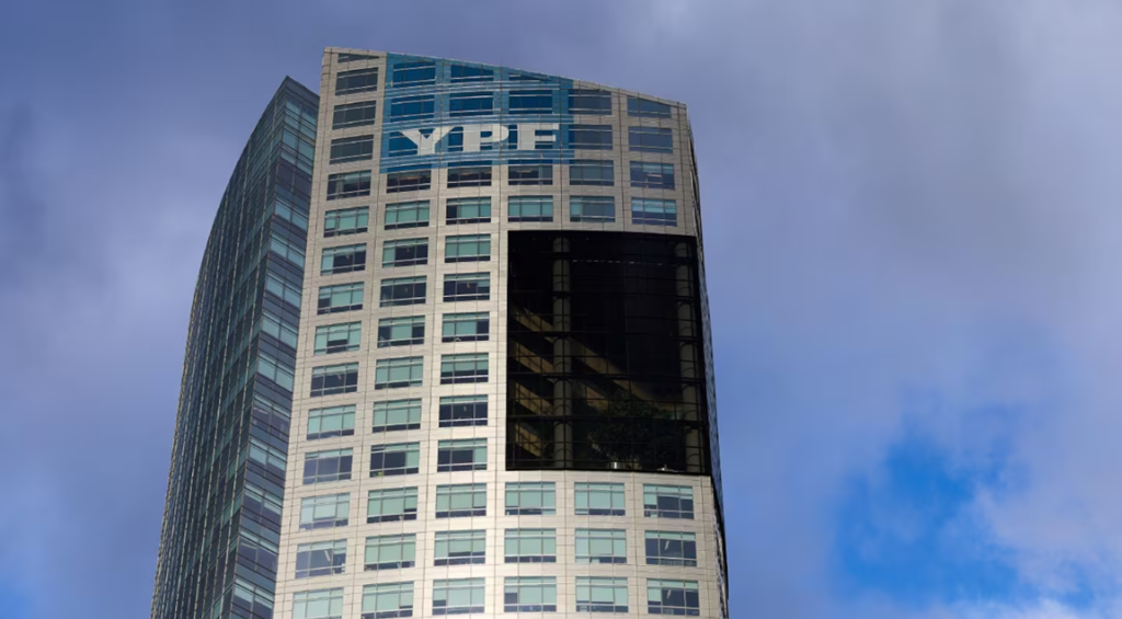 Juicio por la expropiación de YPF: la Argentina consiguió un fallo favorable | El Comodorense