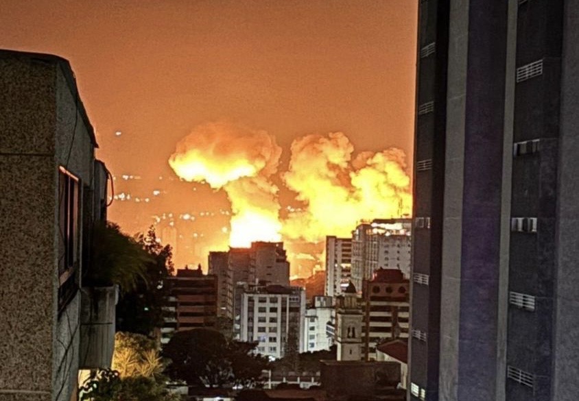 Hubo fuertes explosiones en Caracas y aviones volando a baja altura ...